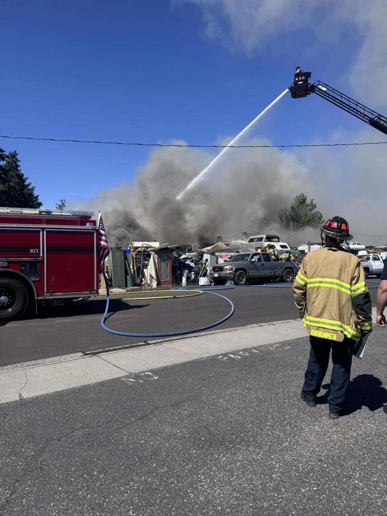 2-alarm fire ignites at notorious Richland 'junkyard' house