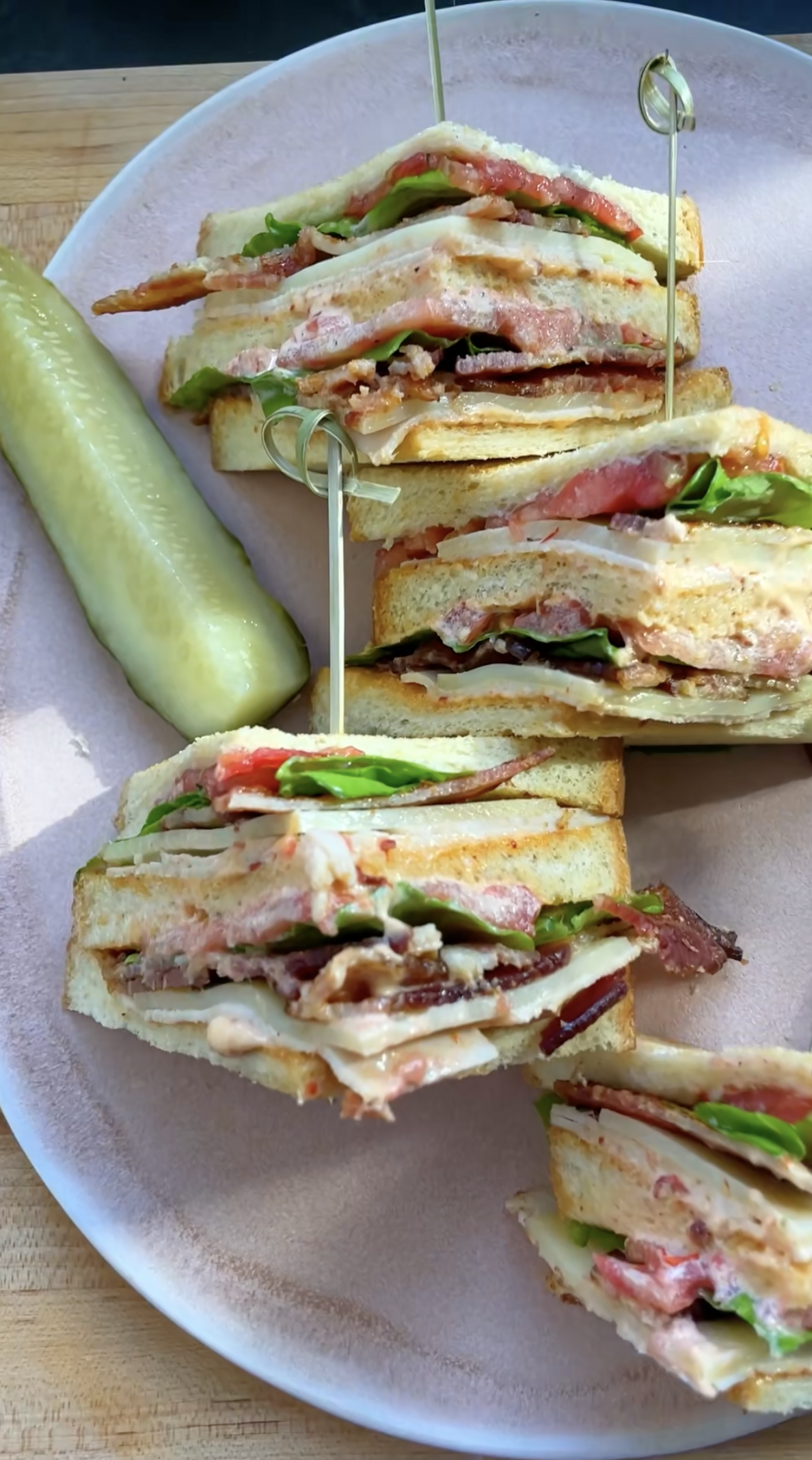 How to make a delicious turkey club sandwich at home