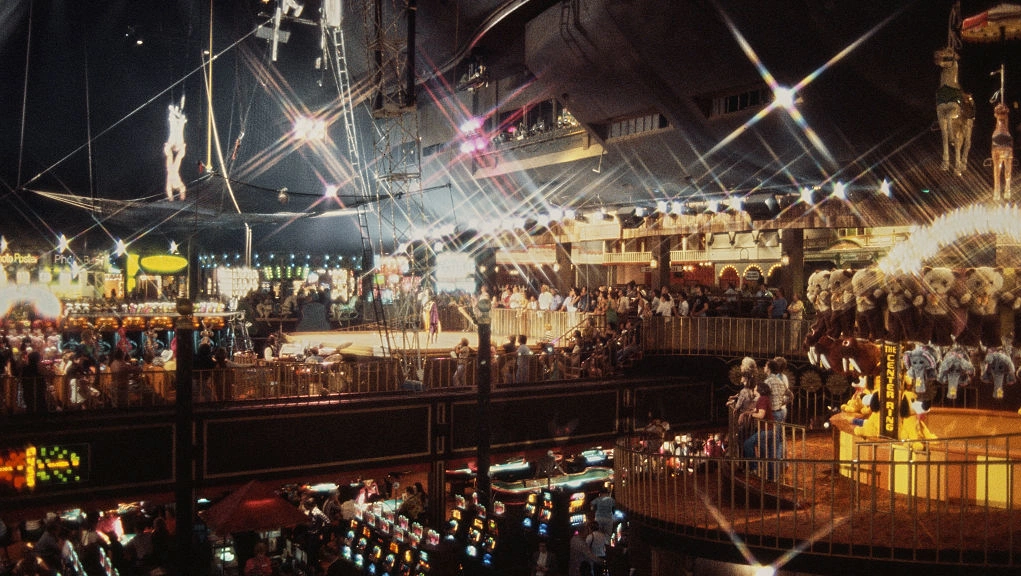 1 Reasons Circus Circus Divides Las Vegas Visitors