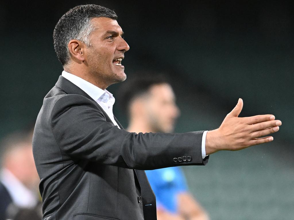 Clubs circle in-demand Socceroos legend