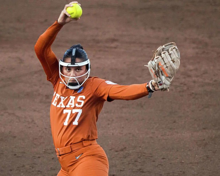 Citlaly Gutierrez stars in 2nd straight Texas softball Women's College ...