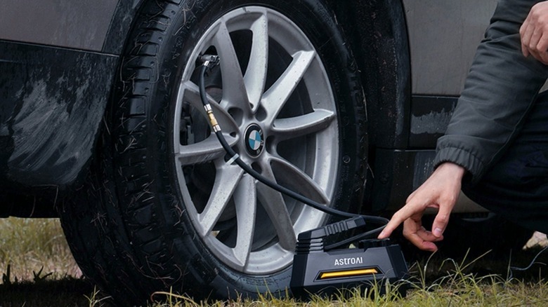 3 handy car accessories that use your car's 12V outlet