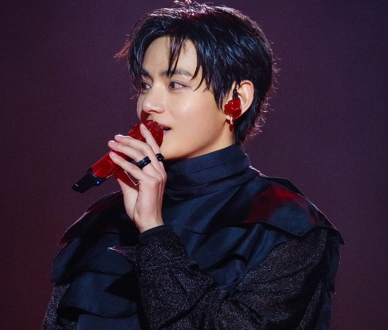 BTS's V defends, encourages fellow boot camp trainee who shared stories ...