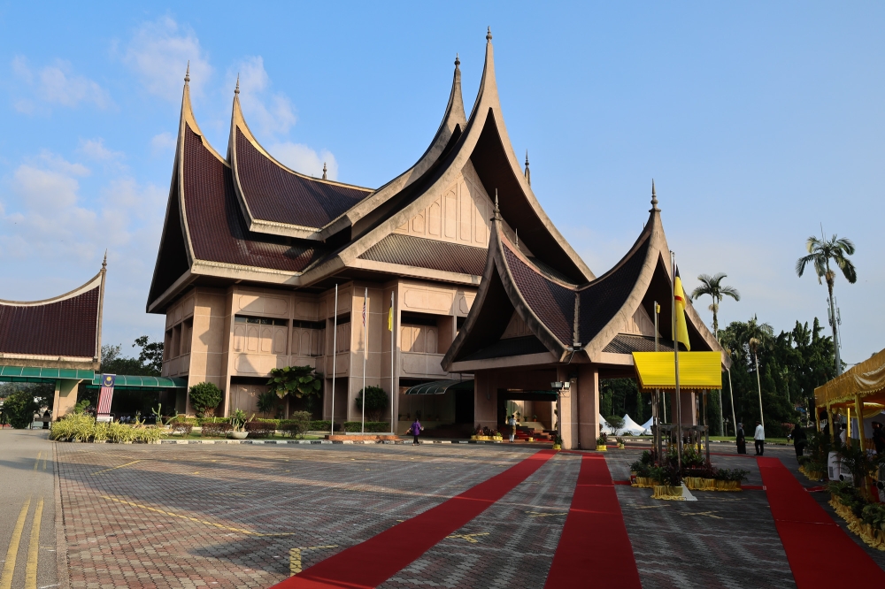 Negeri Sembilan DKU seeks court injunction to block chiefs from meeting ...