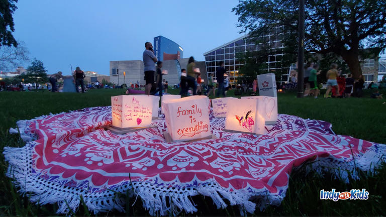 Water lantern festival | A beautiful evening for families to remember ...