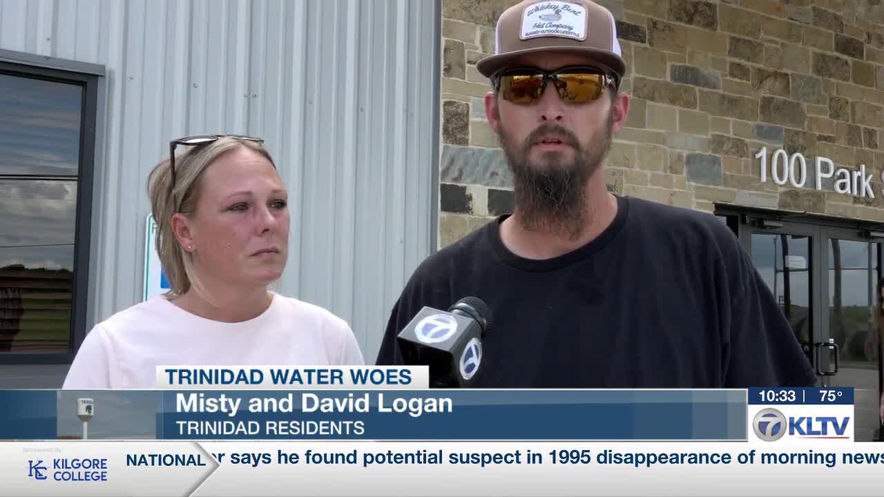 Trinidad residents hold impromptu meeting outside city hall after water ...