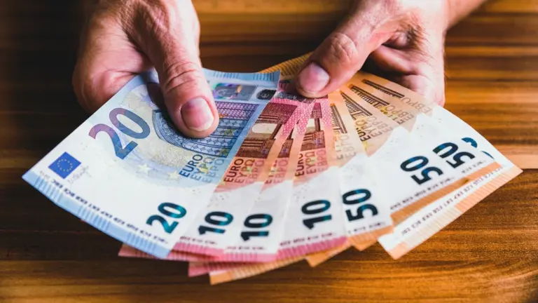 Spaarbuffer per inkomen in 2026: zoveel heb je nodig volgens Nibud-tool