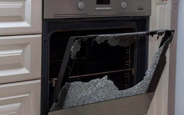 Consumer Reports warns nearly 400 oven doors shattered without warning ...