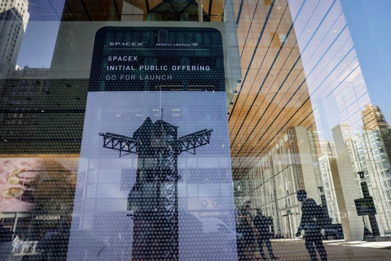 China and Hong Kong users unable to access SpaceX website, IPO documents