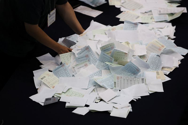 South Korea election chief quits over ballot paper shortages