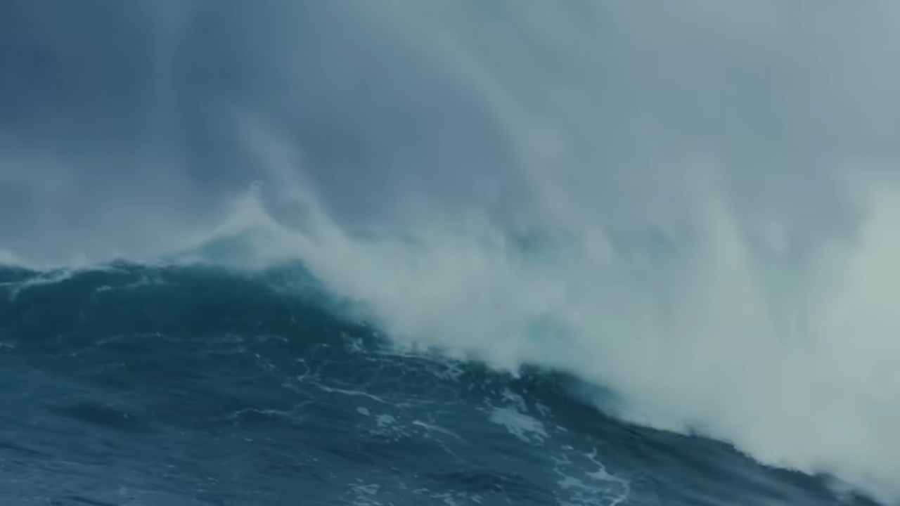 A wave taller than a 4 story building appeared from nowhere - and broke ...