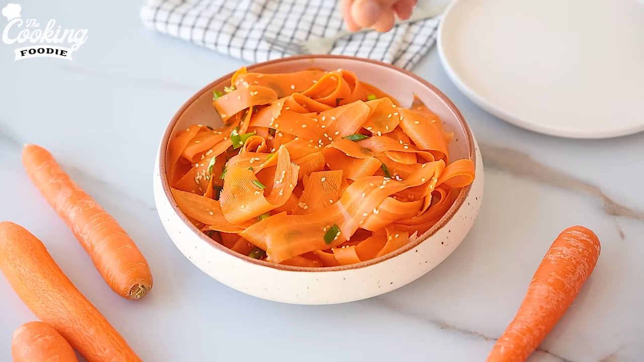 Stop making boring carrot salad, this 10-minute Asian version changes ...