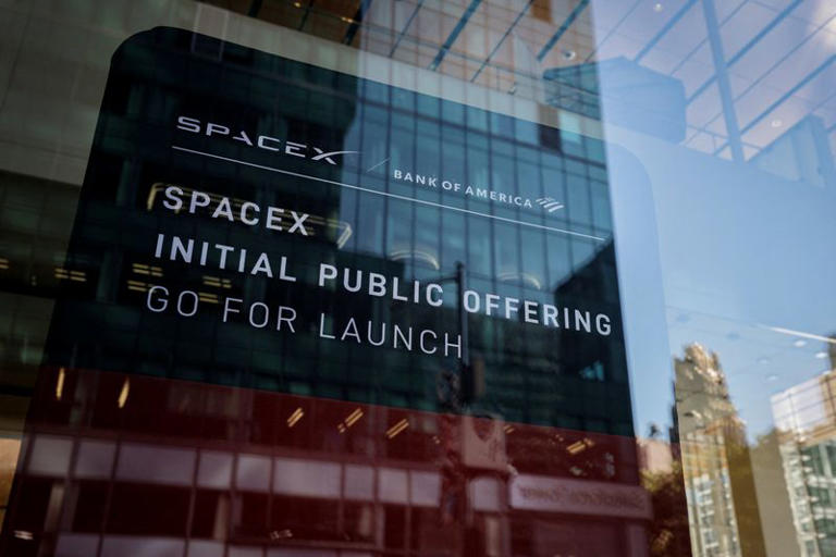 China and Hong Kong users unable to access SpaceX website, IPO documents