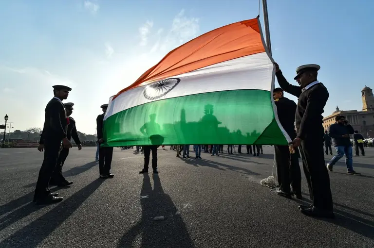 OPV de la Bolsa India (NSE): el beneficio cae un 16% en FY26 y la ...