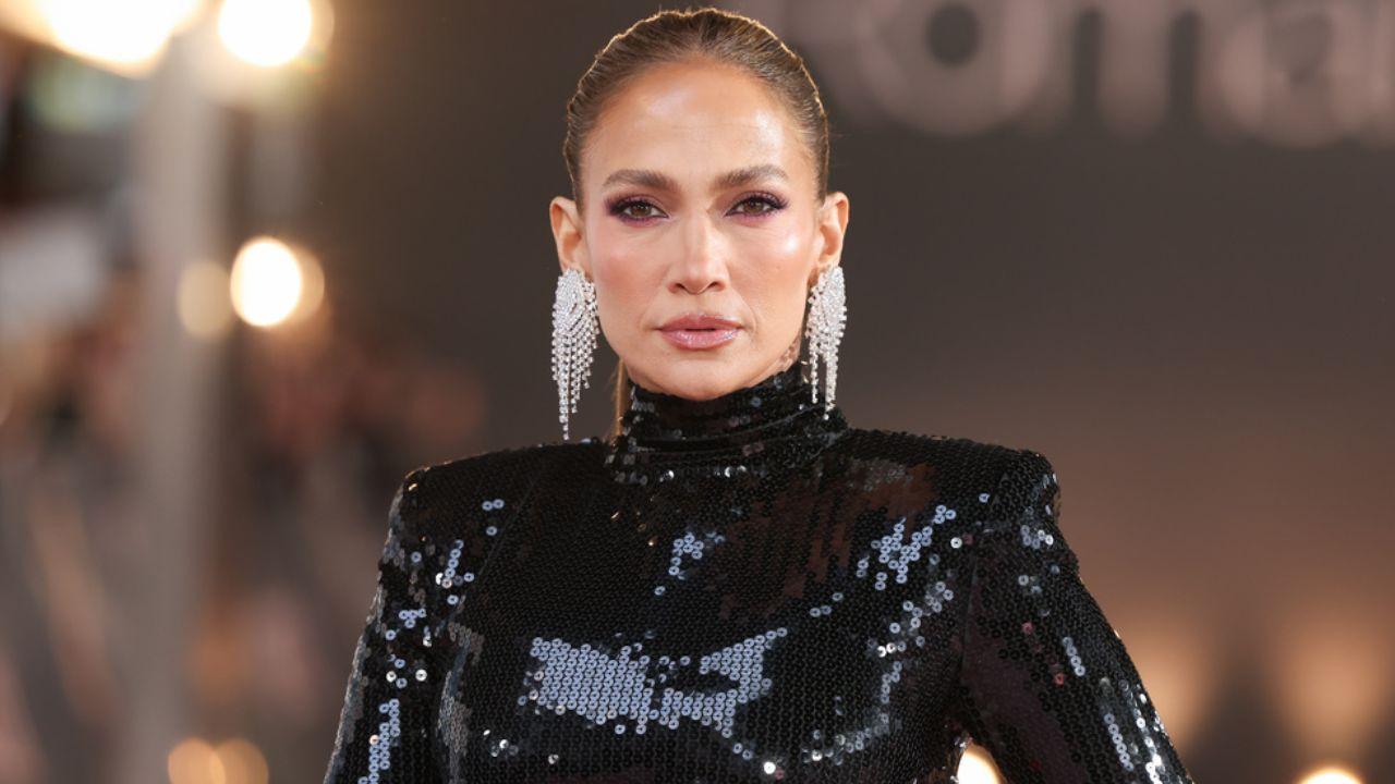 'Office Romance' star Jennifer Lopez has not soured on workplace ...