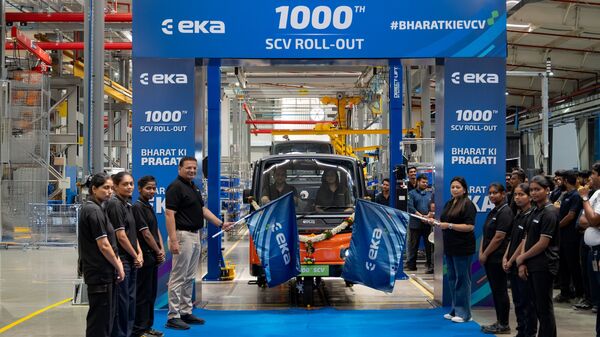 Eka Mobility rolls out 1000th small commercial vehicle from Pune plant