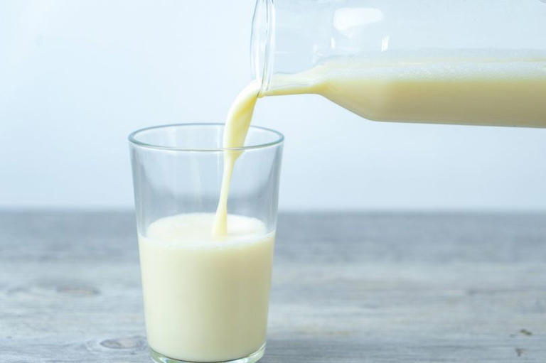 Oncologist says 'one glass a day' could cut bowel cancer risk by 17pc