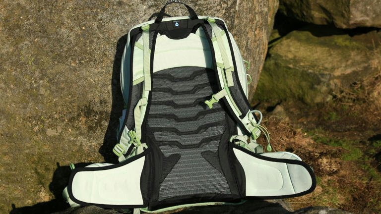 This is why the Osprey Tempest 22 is daypack of the year in the LFTO ...