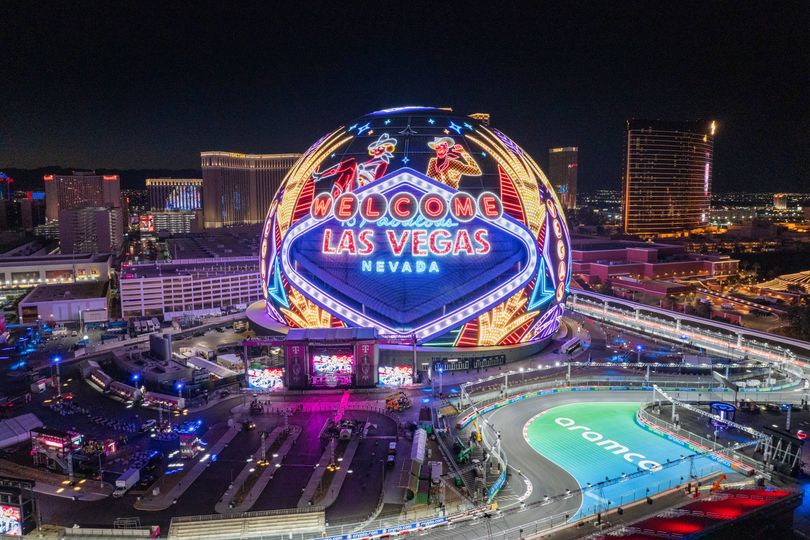 Tourist left stunned when they hear price of 2 drinks at Las Vegas' The ...