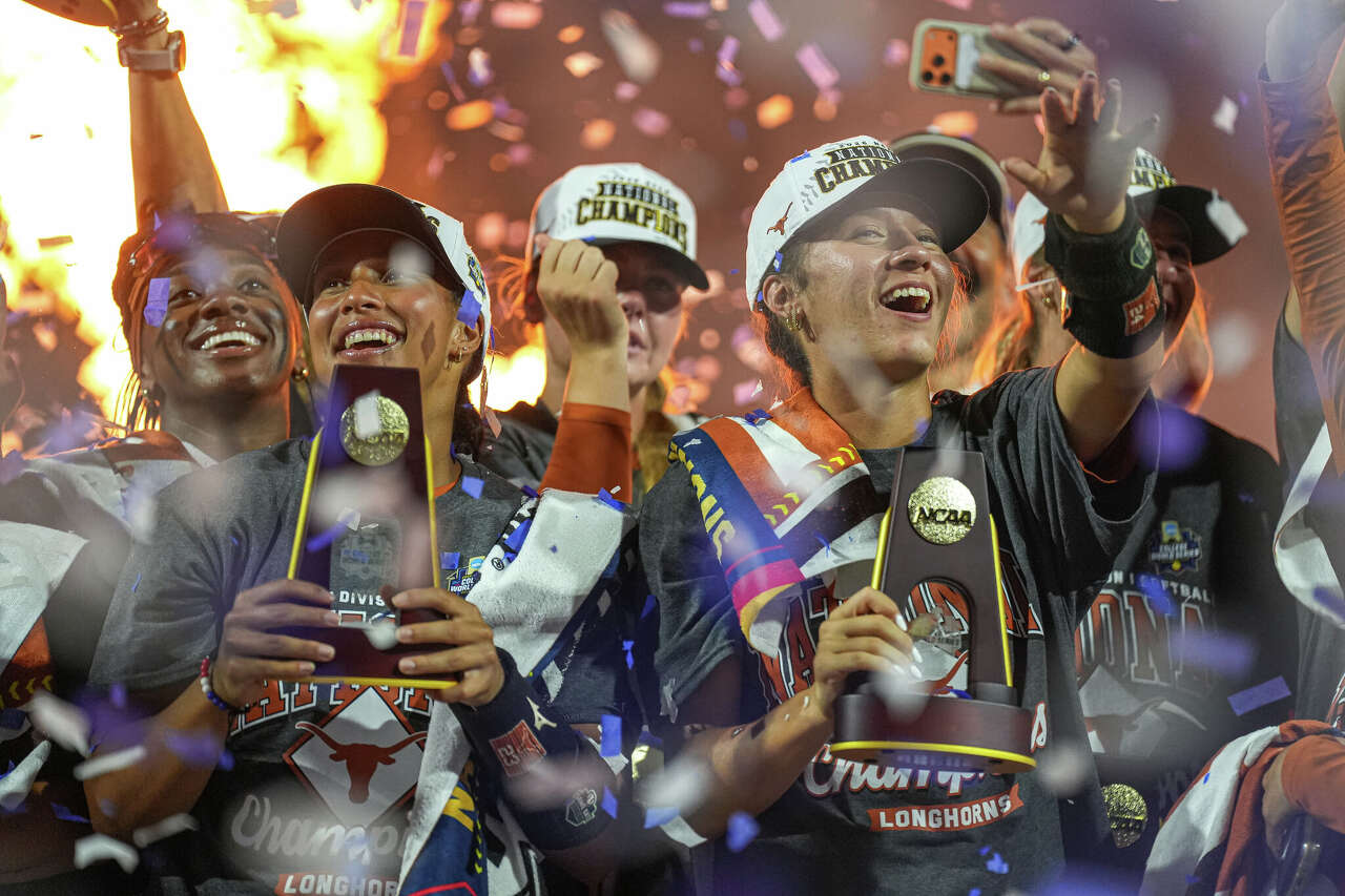 Photos: Best images from Texas softball's Women's College World Series ...