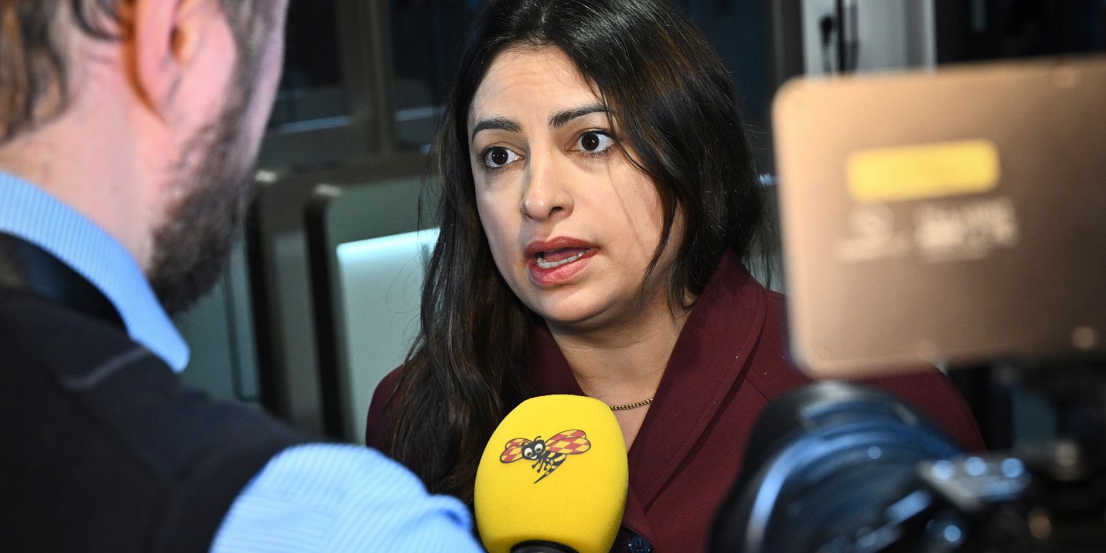 Fler V-politiker utesluts efter hyllningar av terror