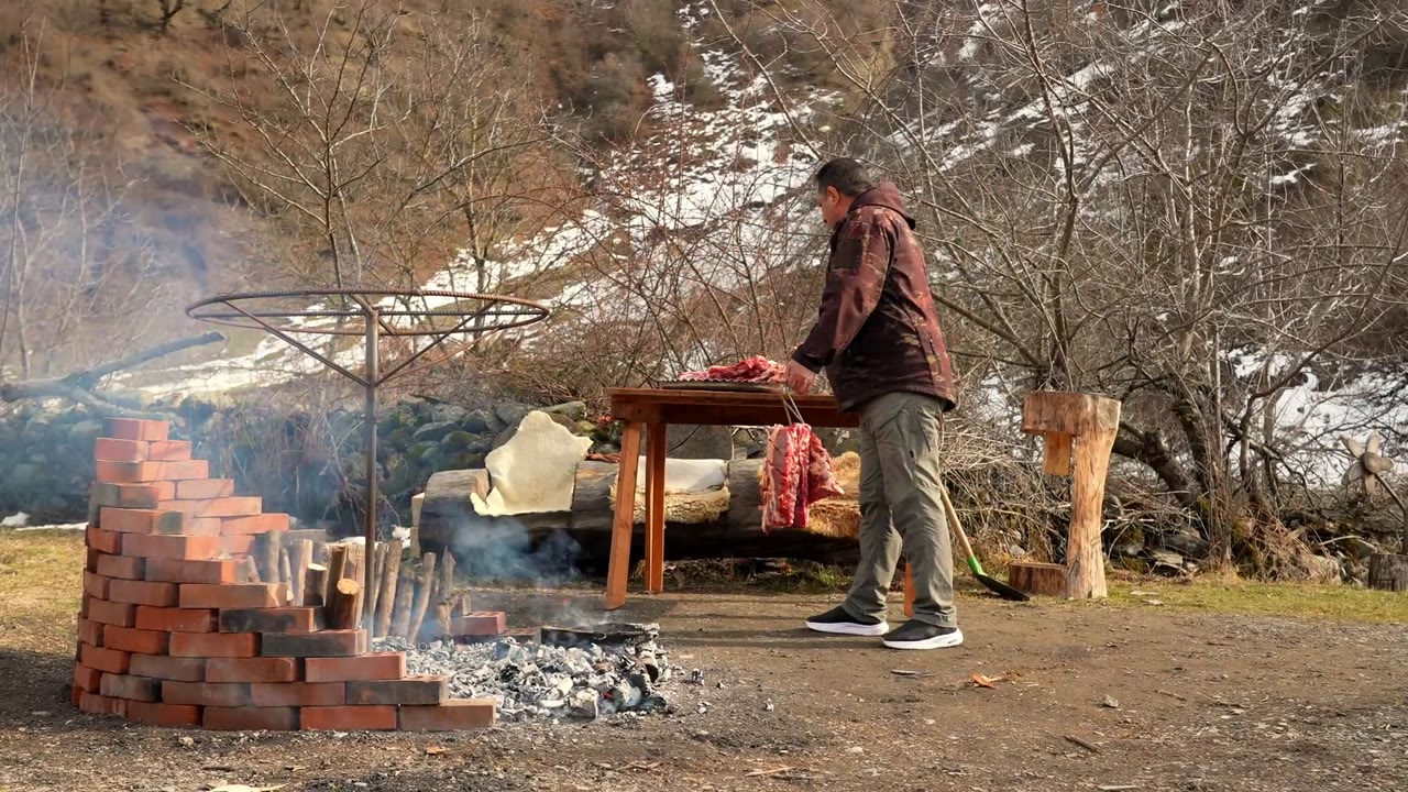 High-protein beef ribs roasted over natural fire