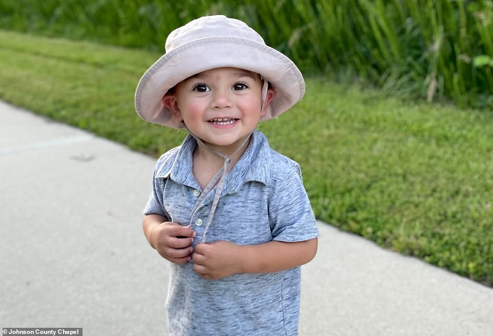 Boy, 5, killed by falling tree while playing outside near Kansas City