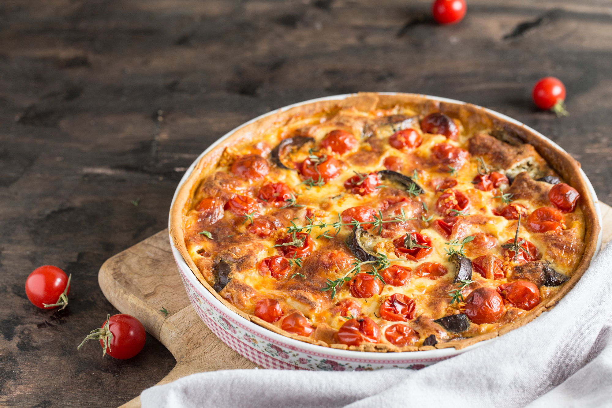 Quiche aux tomates cerises : la recette pour un dîner printanier