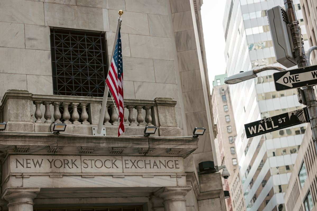 Why is Jamie Dimon giving the SpaceX IPO the hard sell?