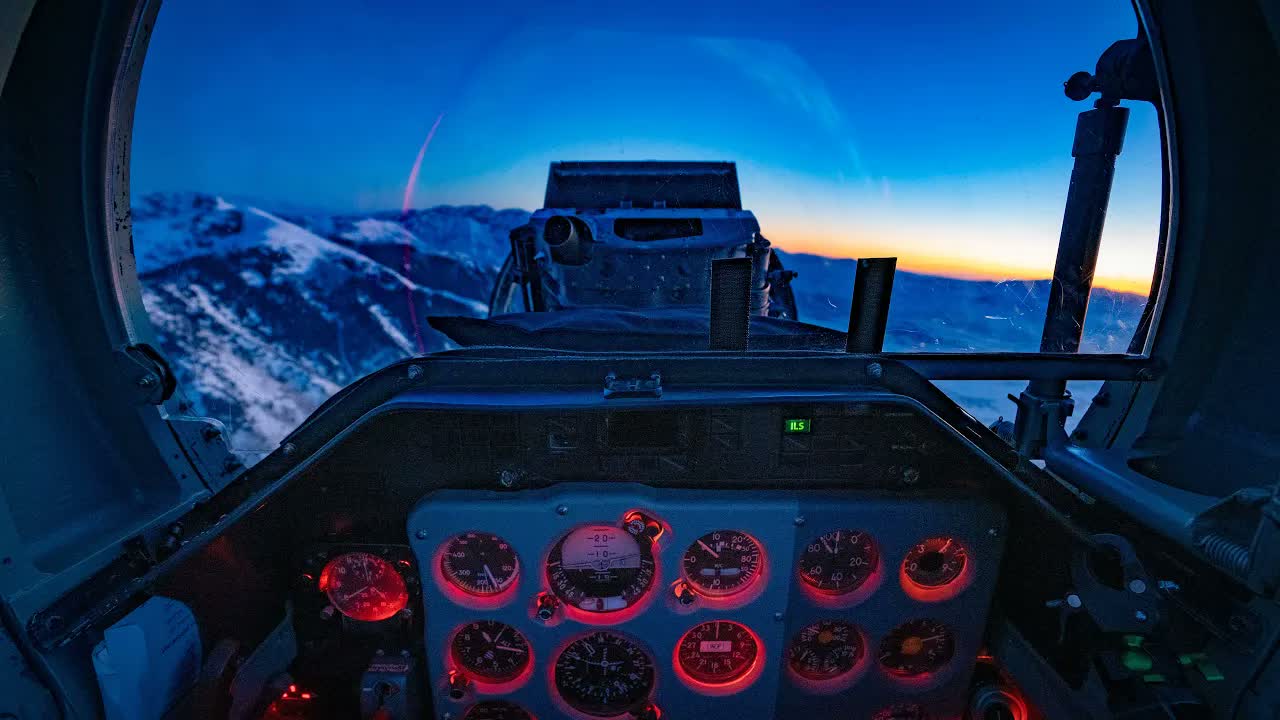 Watch a jet race through the night at 180 mph - "Waiting for power"