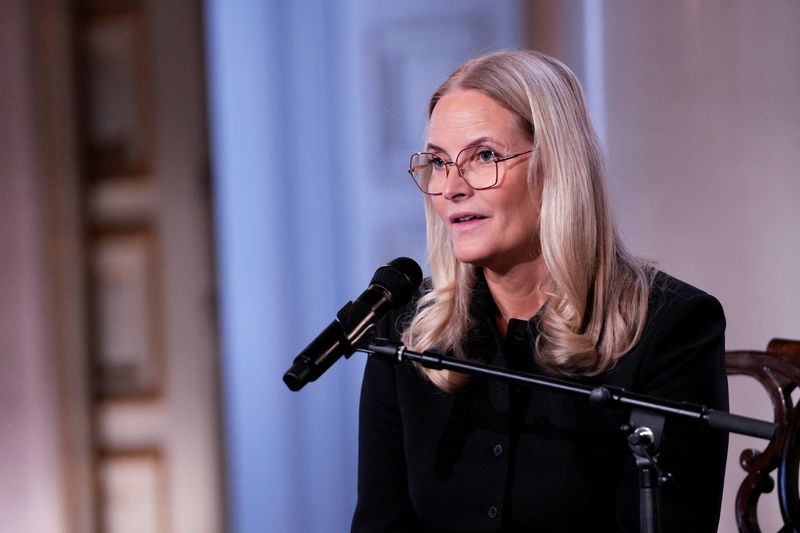 Norway's crown princess placed on list for lung transplant, palace says