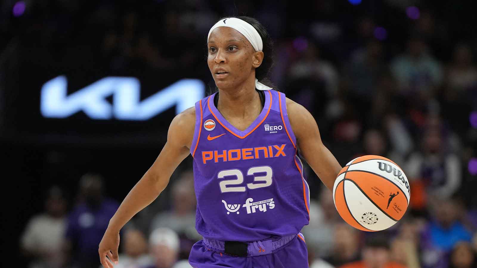 Sparks attempt 1st in-season poach via new WNBA development contracts