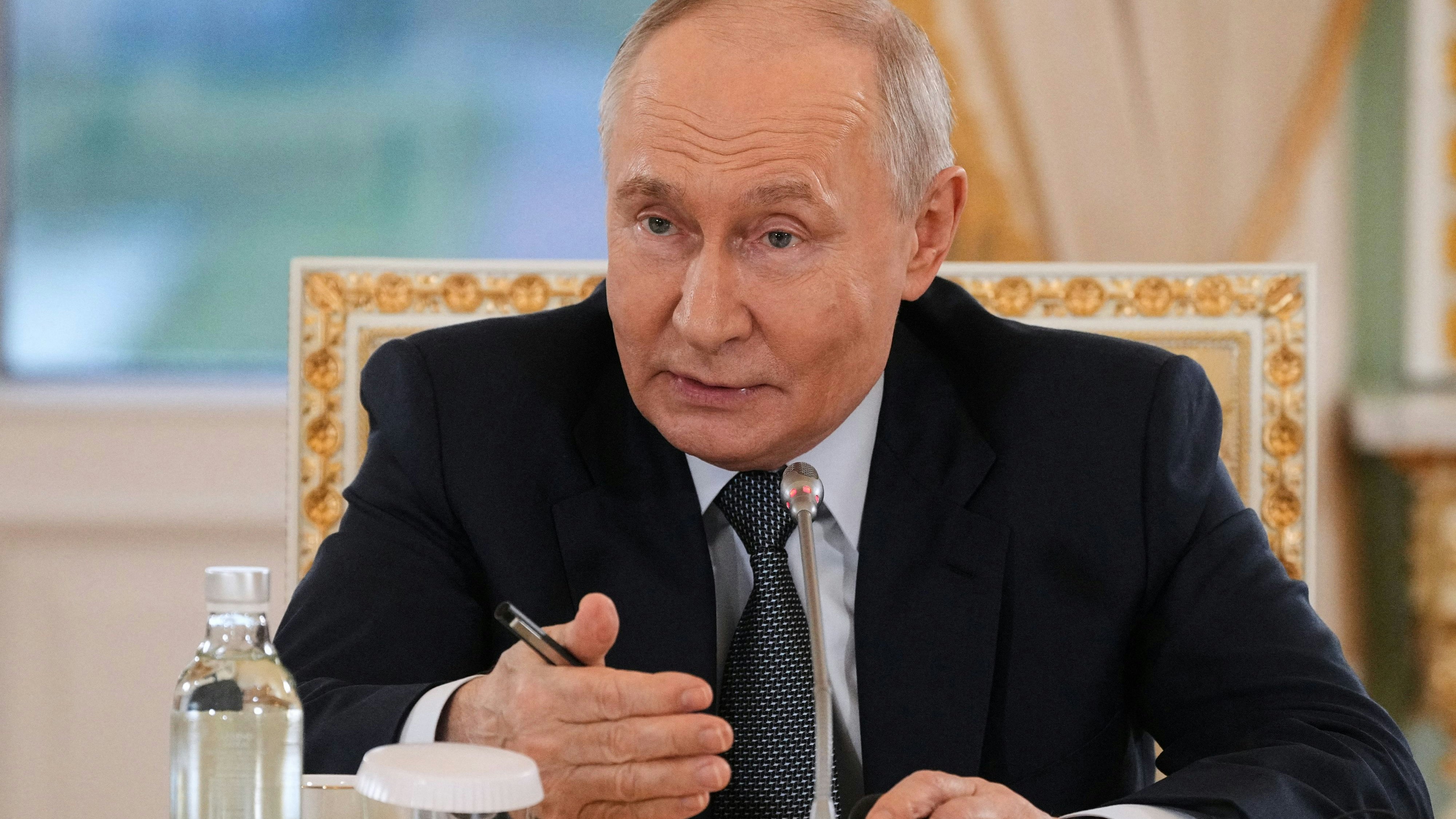 Angst vor Corona – Putin schickt alle zum Test