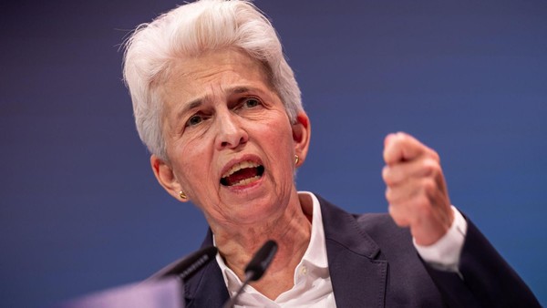 Strack-Zimmermann wirft Merkel schweren strategischen Fehler vor ...