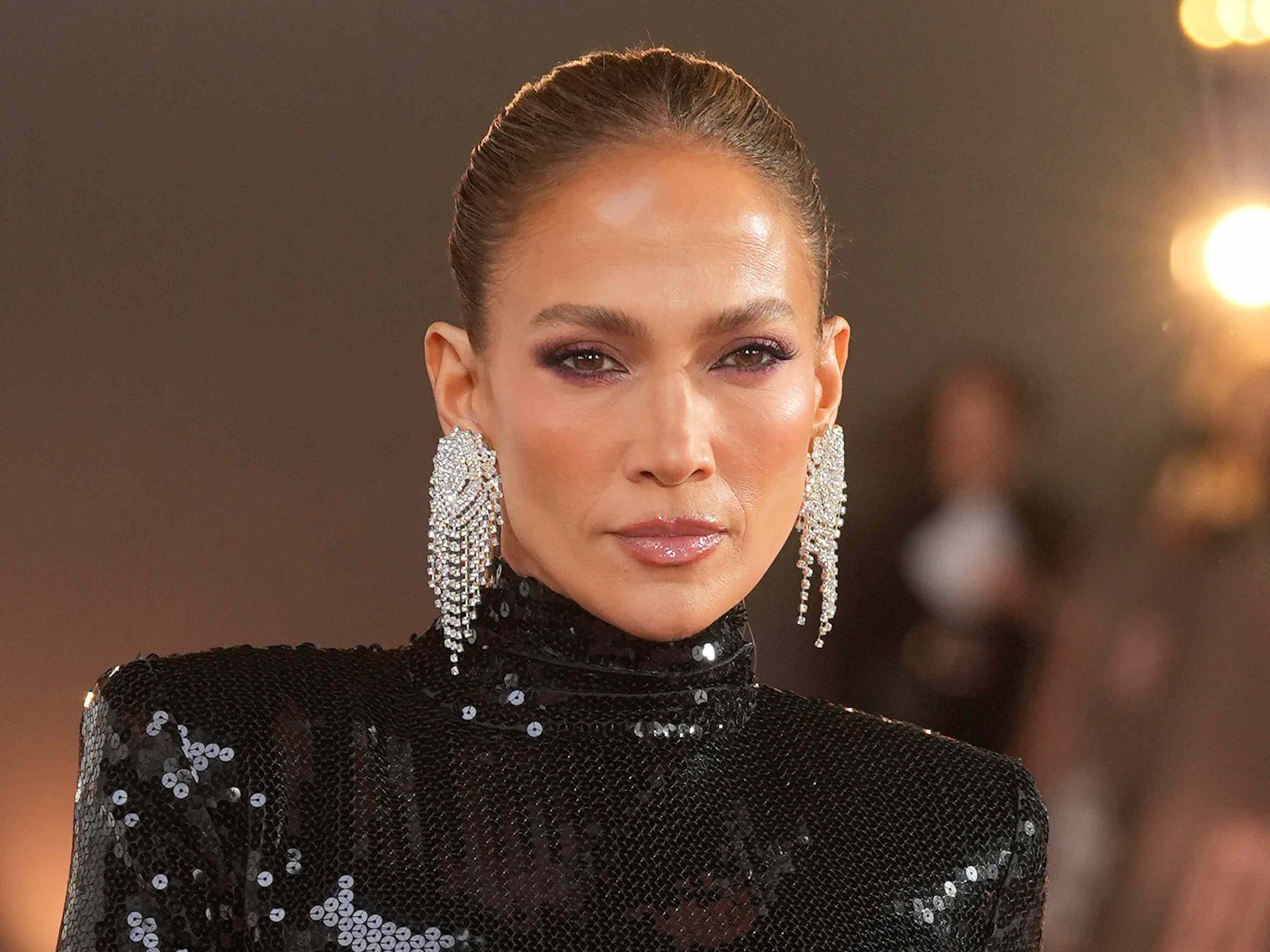 Jennifer Lopez’s squint-to-see heels are my secret to faking long legs ...