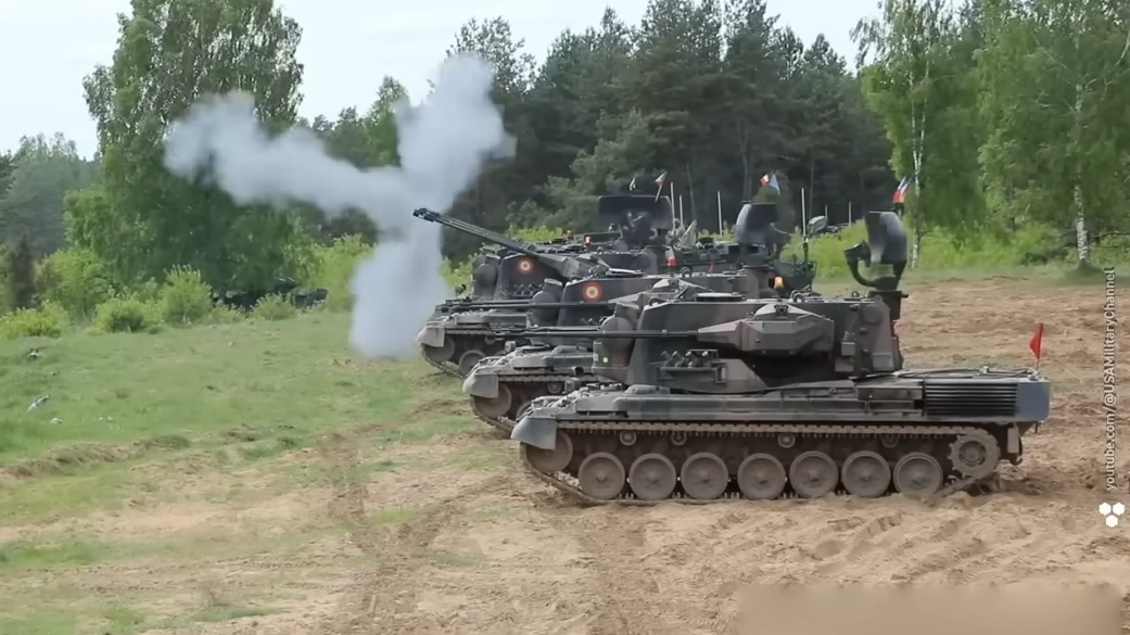 Sehen Sie, wie Deutschlands Gepard Putins Drohnen mit seinen doppelten ...