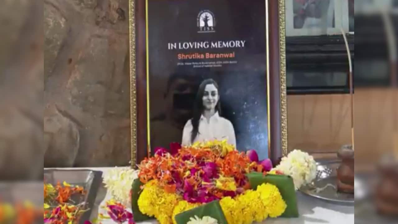 TISS student Shrutika Barnwal among 21 killed in Delhi hotel fire ...