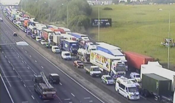 M25 traffic recap: Closure chaos on major motorway with huge 90 minute ...