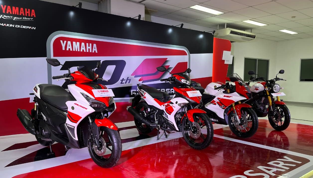 Layak dikoleksi! Ini deretan motor Yamaha yang pakai skin legend dan ...