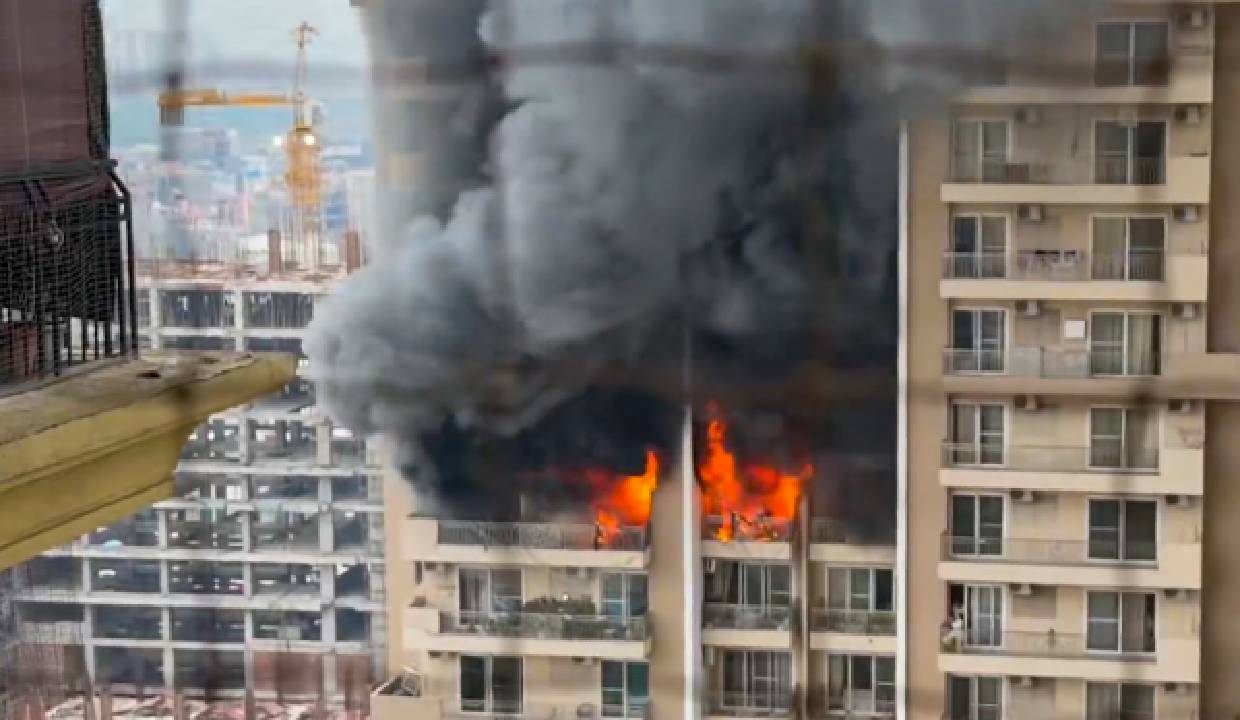 2 massive fires break out in Noida residential tower and office building