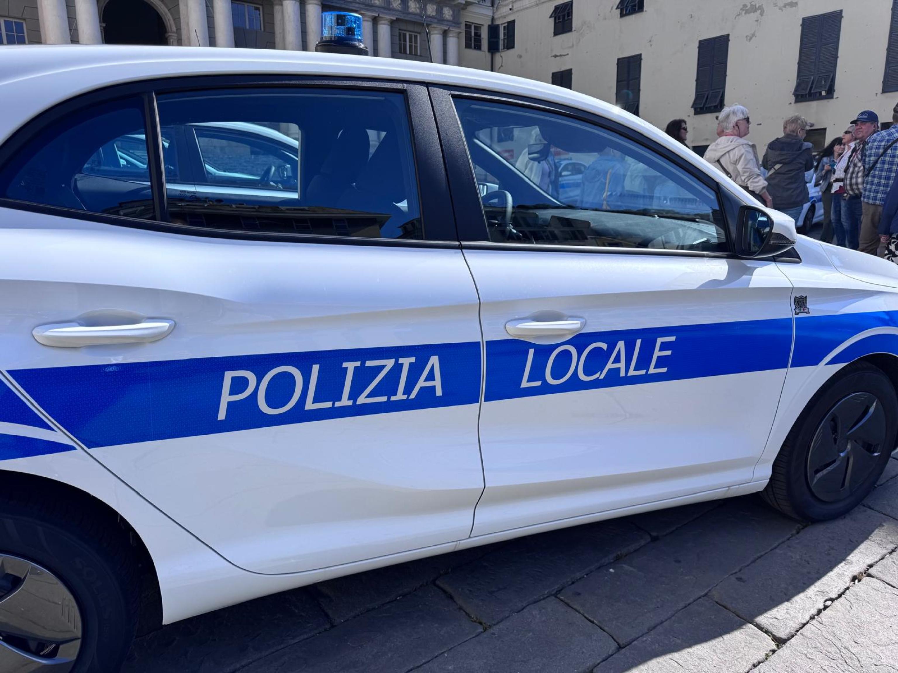 Senza patente e assicurazione investe pedone a Ventimiglia e scappa ...