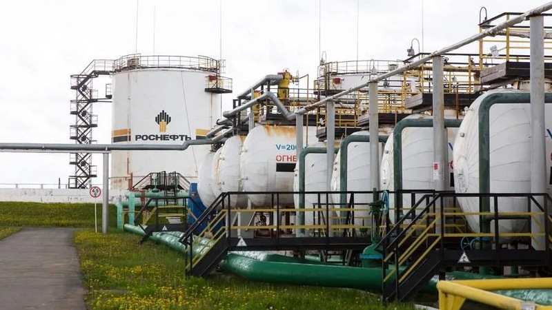 Russian oil continues flow amid US waiver