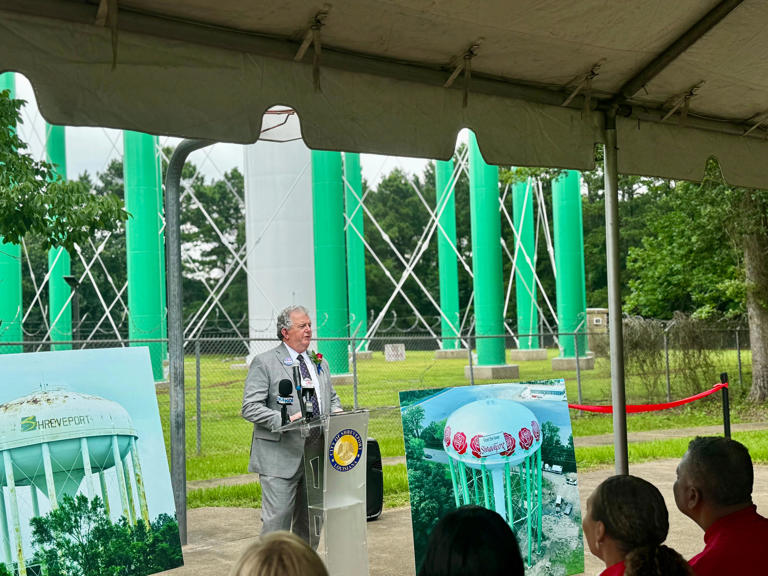 Shreveport unveils rehabilitated rose-themed water tower