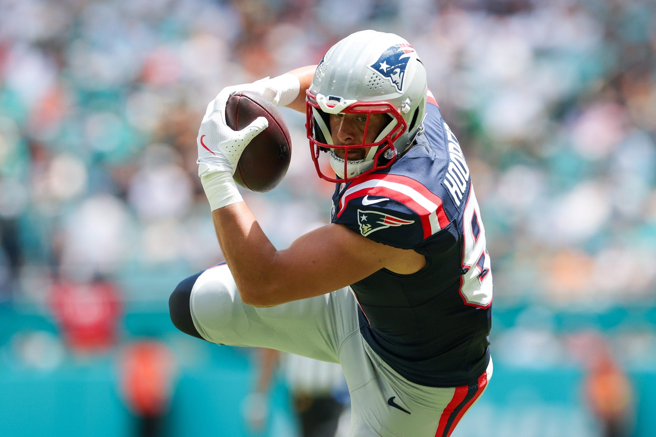 Kyle Pitts on what he's learned from Falcons vet Austin Hooper