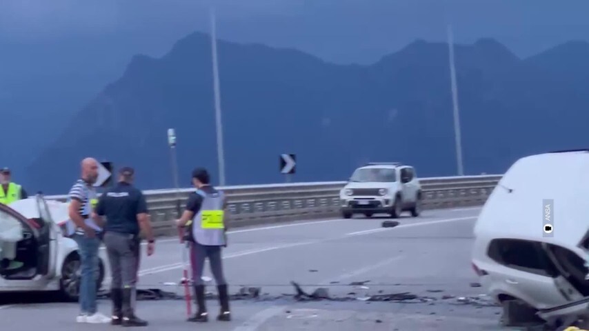 Si schiantano con un’altra auto a Iseo: morte due sorelle di 23 e 15 ...