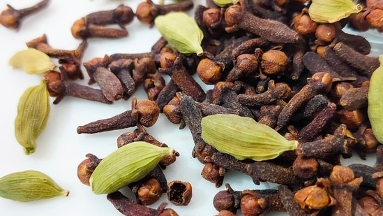 Is clove water a miracle cure for digestive issues? Doctor explains why ...
