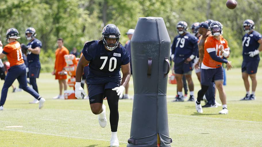 Braxton Jones looks rebuilt at Bears OTAs and that could settle left tackle