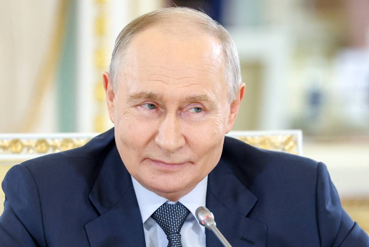 Putin to confront weak economy at 'Russian Davos', under threat of ...