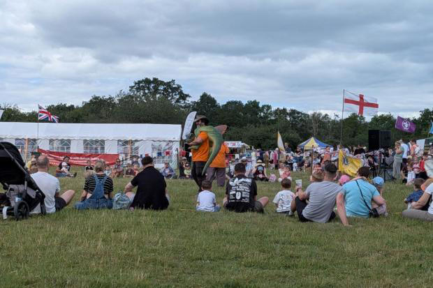 Thousands enjoy a day in the sun and lively entertainment at Tadley ...