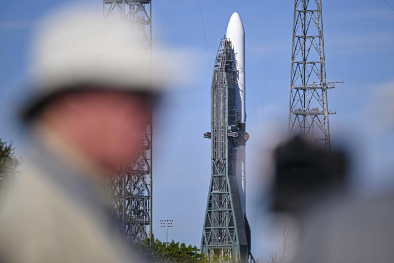 Jeff Bezos sees Blue Origin launching again this year. That’s good news ...